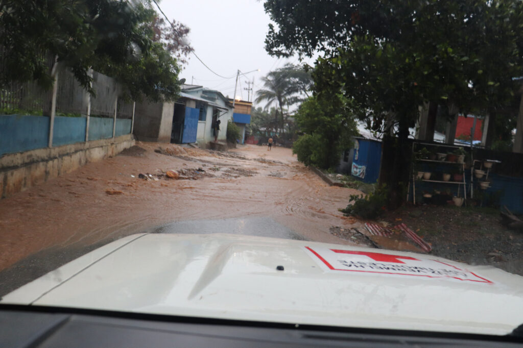 FLASH FLOODS IN DILI - RED CROSS DISASTER RESPONSE TEAM IN ACTION - The ...